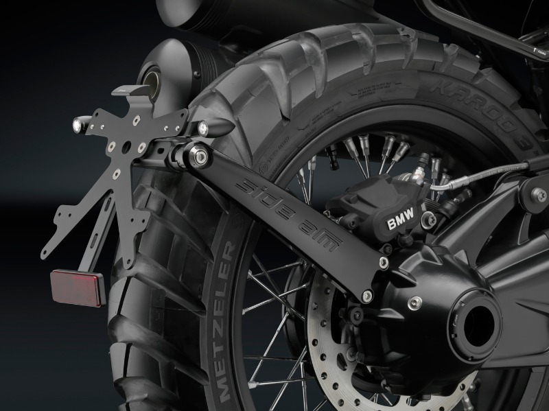 Rizoma - Pát biển số sau bánh BMW R9T